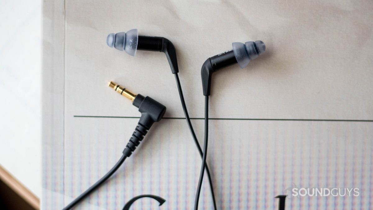 Earbuds safety: Avoid pain and infection when wearing buds - SoundGuys