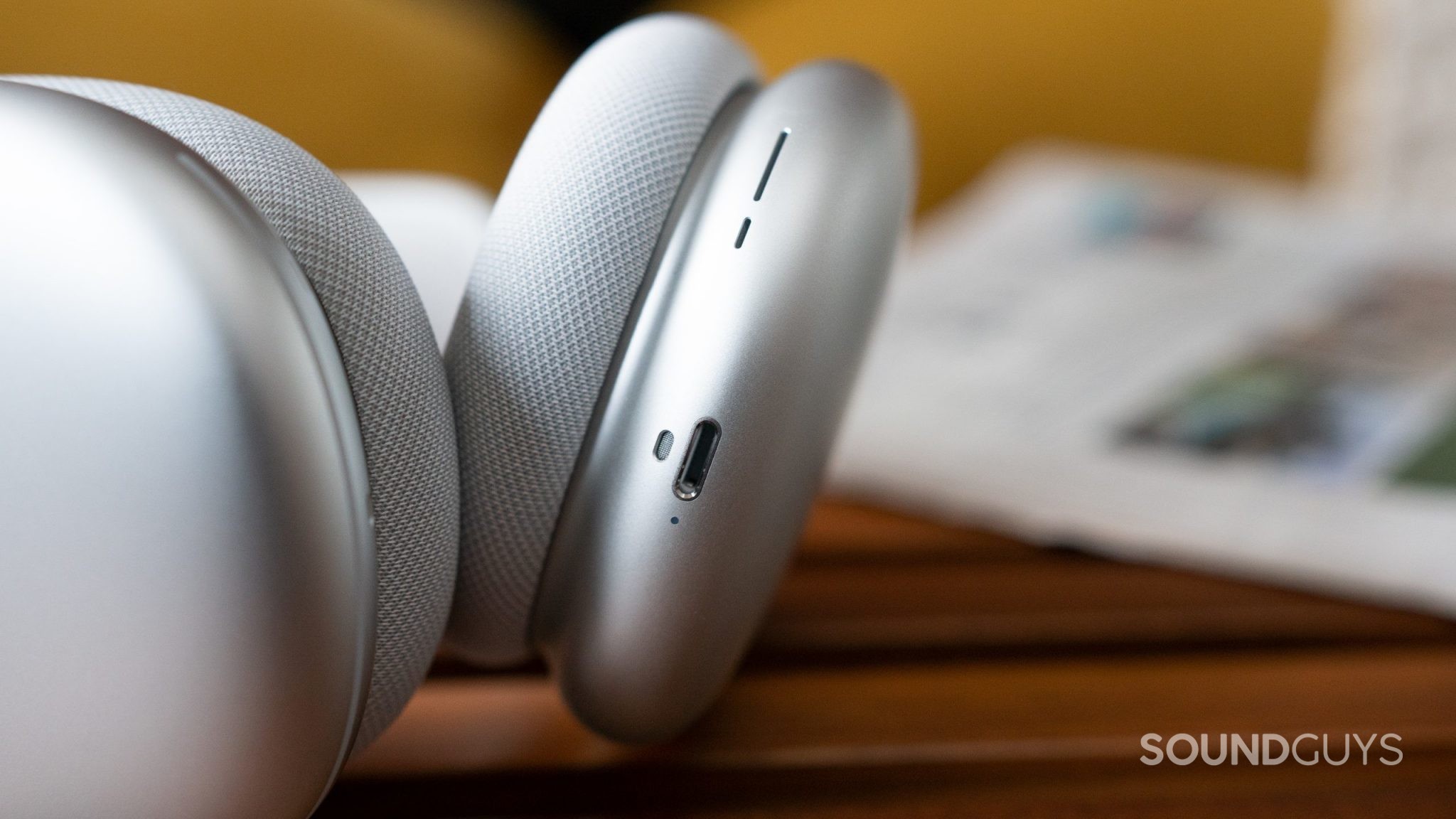 Sony WH-1000XM5 vs Apple AirPods Max - SoundGuys