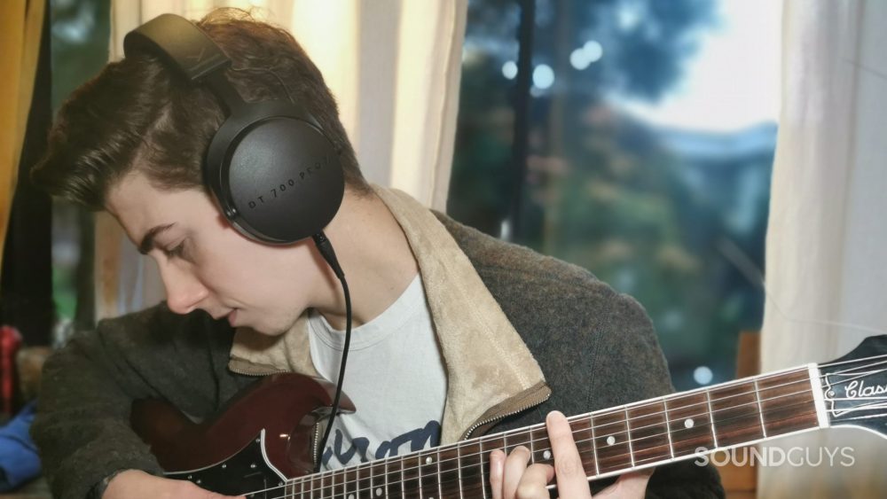 Beyerdynamic DT 700 PRO X review: Stylish studio sound - SoundGuys