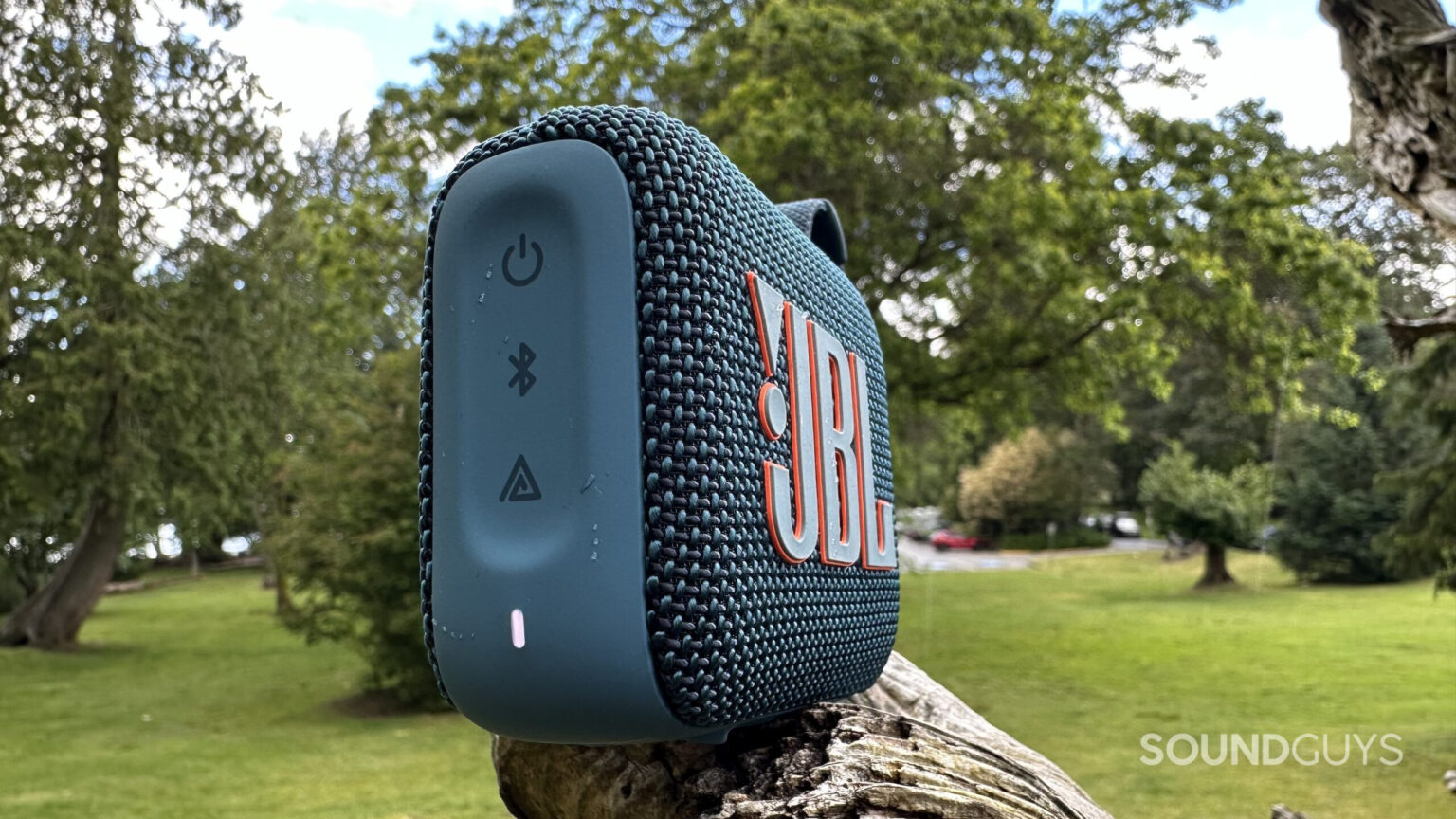 JBL Clip 5 vs. JBL Go 4: Which portable Bluetooth speaker should you ...