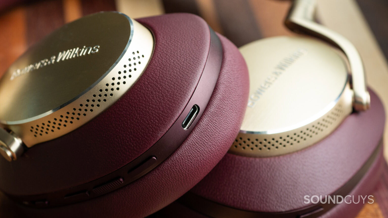 Bowers and Wilkins PX8 review - SoundGuys