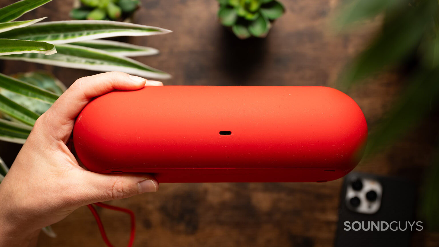 Beats Pill vs JBL Flip 6: A new portable speaker champion? - SoundGuys