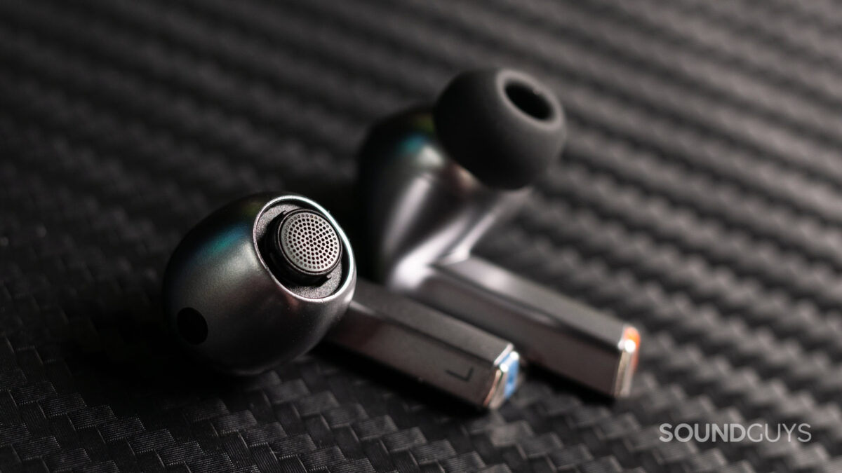 Samsung Galaxy Buds 3 FE vs Galaxy Buds 3 Pro: The smarter pick might ...