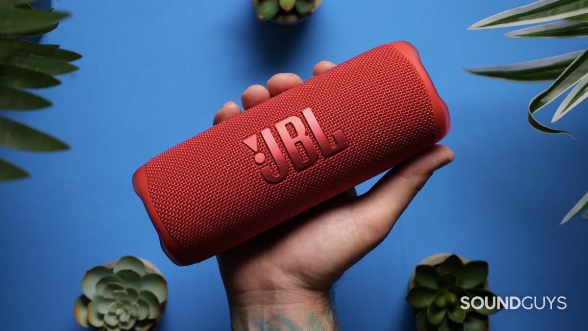 Beats Pill vs JBL Flip 6: A new portable speaker champion? - SoundGuys