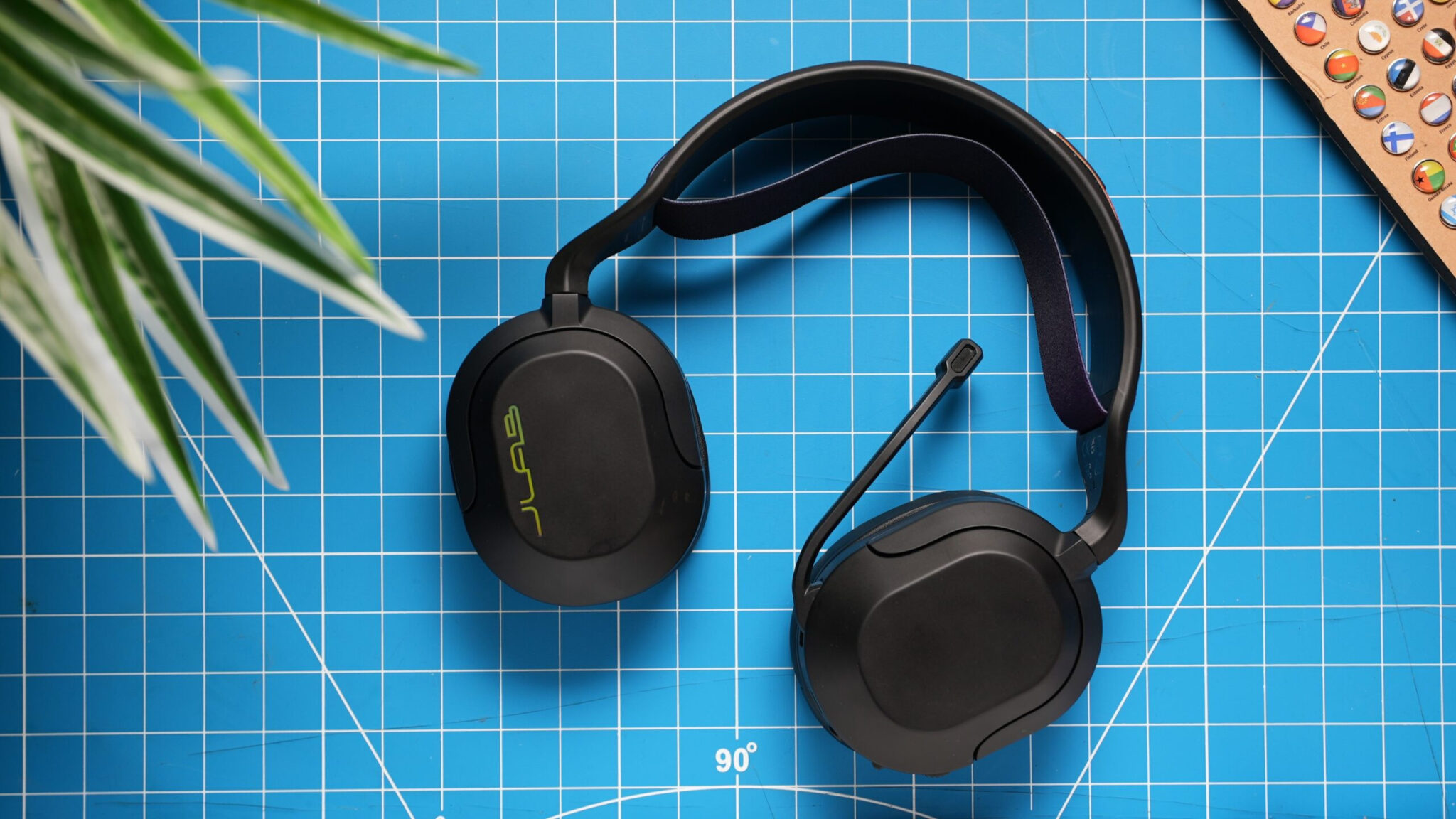 JLab Nightfall wireless gaming headset review - SoundGuys