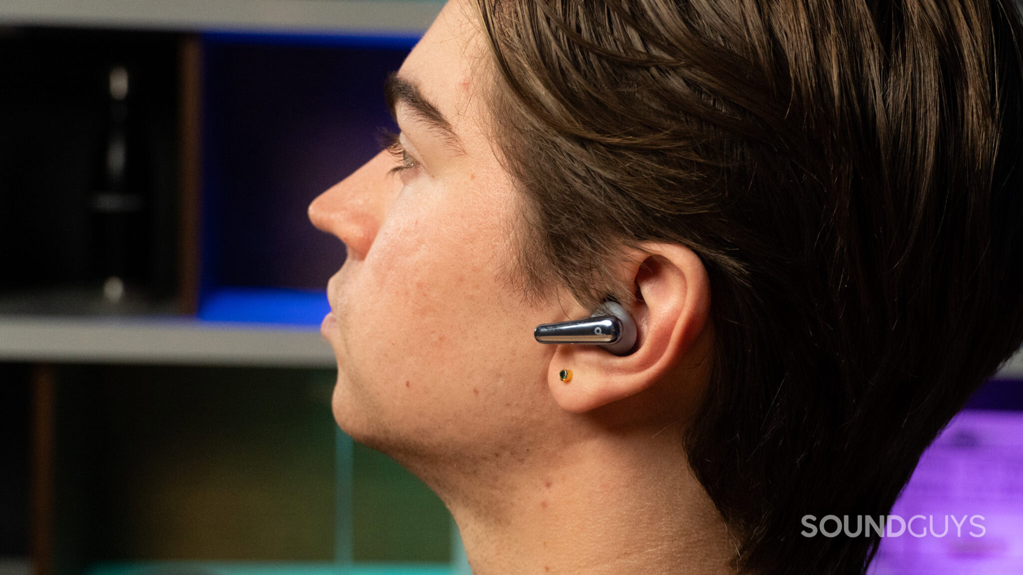 AirPods 4 vs Anker Soundcore Liberty 4 Pro - SoundGuys