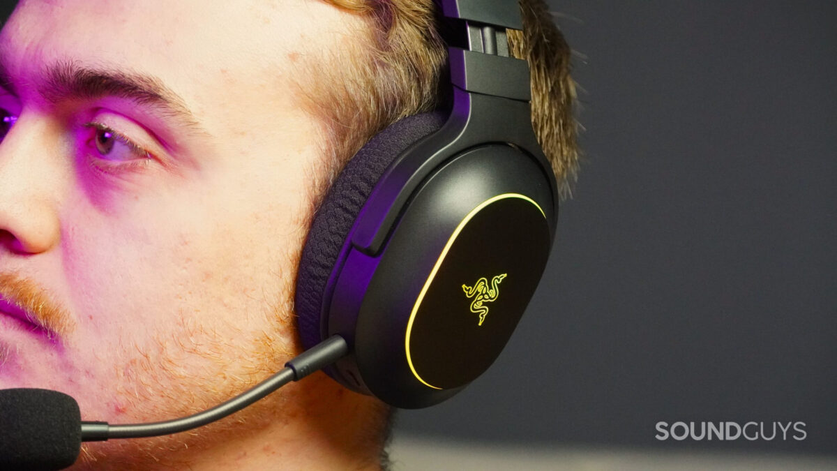 Razer Barracuda X Chroma review: More than a new light show? - SoundGuys