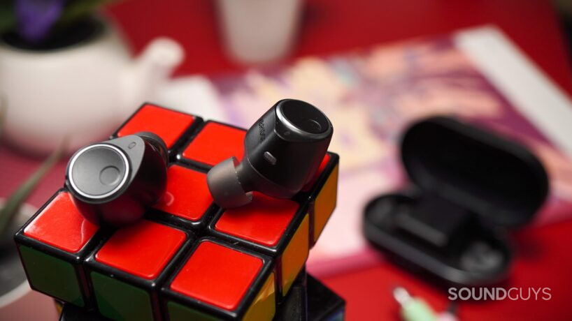 The Melomania M100 earbuds sound great, but have a few quirks - SoundGuys