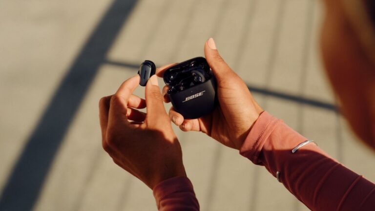 Bose reveals new QuietComfort Ultra Earbuds with AI noise cancellation ...