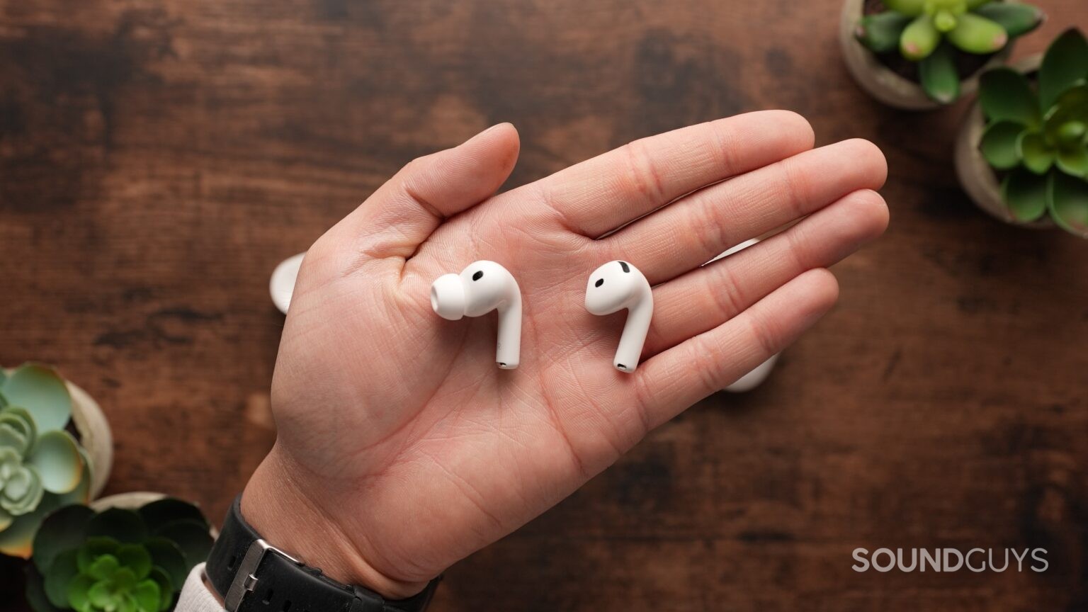 Apple AirPods 3 Pro vs AirPods 4 with ANC: Which Apple earbuds should ...