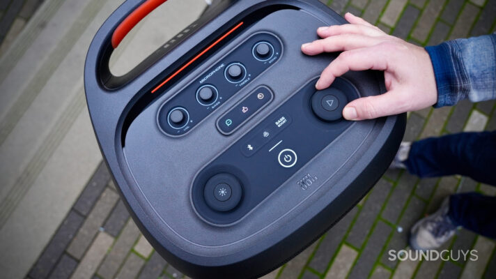 JBL PartyBox 720 vs PartyBox 520: Which party speaker should you buy ...