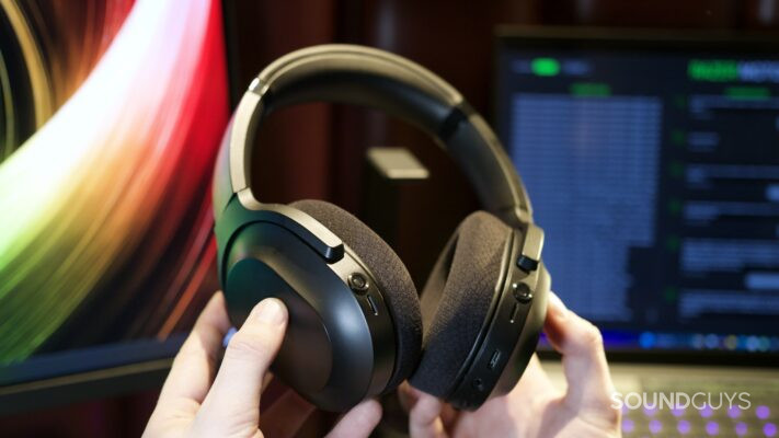 I tried Razer's Motoko AI headphones, and they might beat smart glasses ...