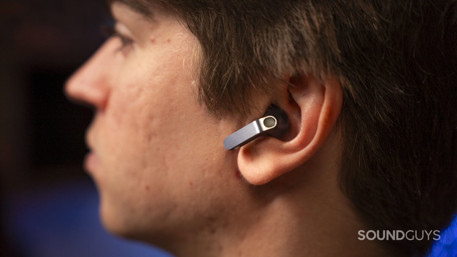 Samsung Galaxy Buds 4 vs Apple AirPods 4 ANC: same problem, different ...